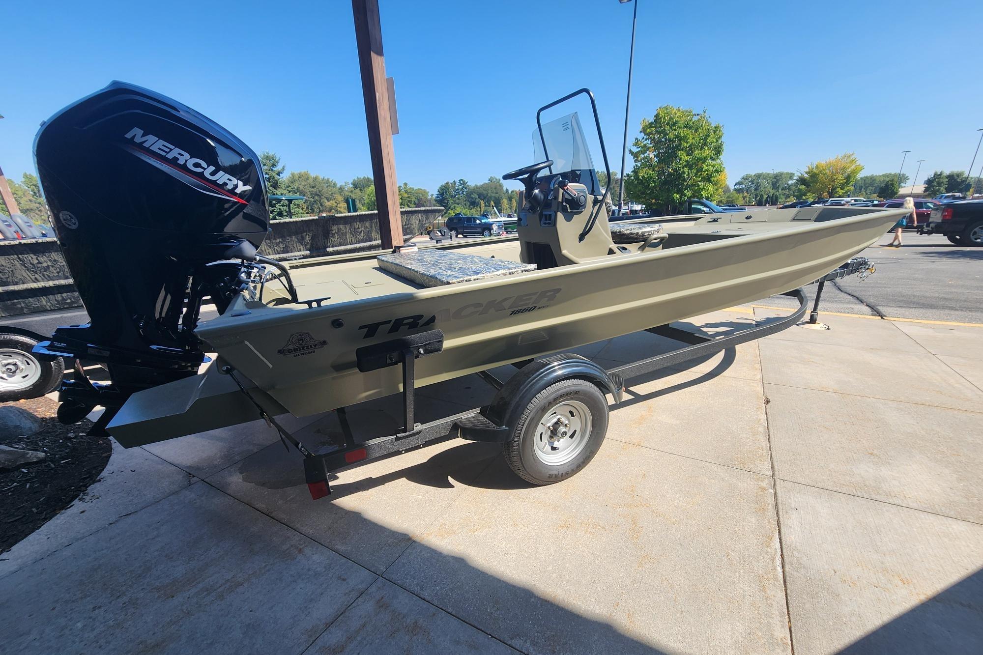 2025 TRACKER GRIZZLY 1860 CC | Bass Pro Shops